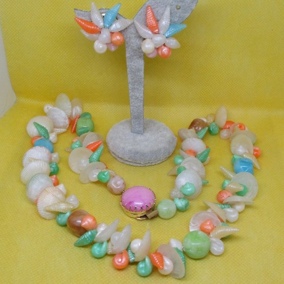 Not Branded | Jewelry | Hong Kong Lucite Seashell Necklace Earring Set ...